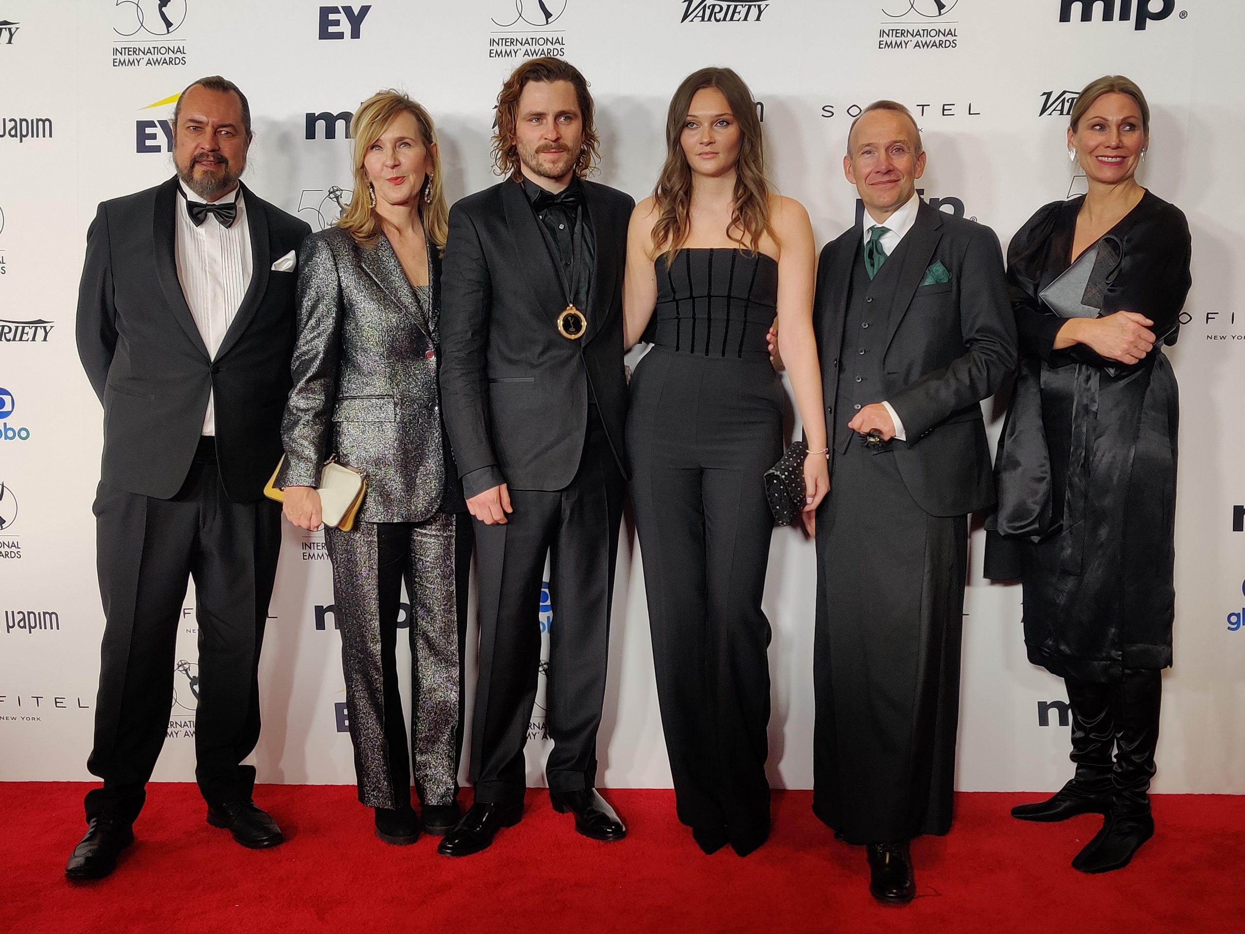 2022 INTERNATIONAL EMMY® AWARDS RED CARPET [unitegallery 2022redcarpet ...